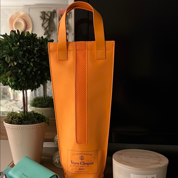 Champagne | Kitchen | Champagne Vcp Veuve Clicquot Brut A Reims France ...